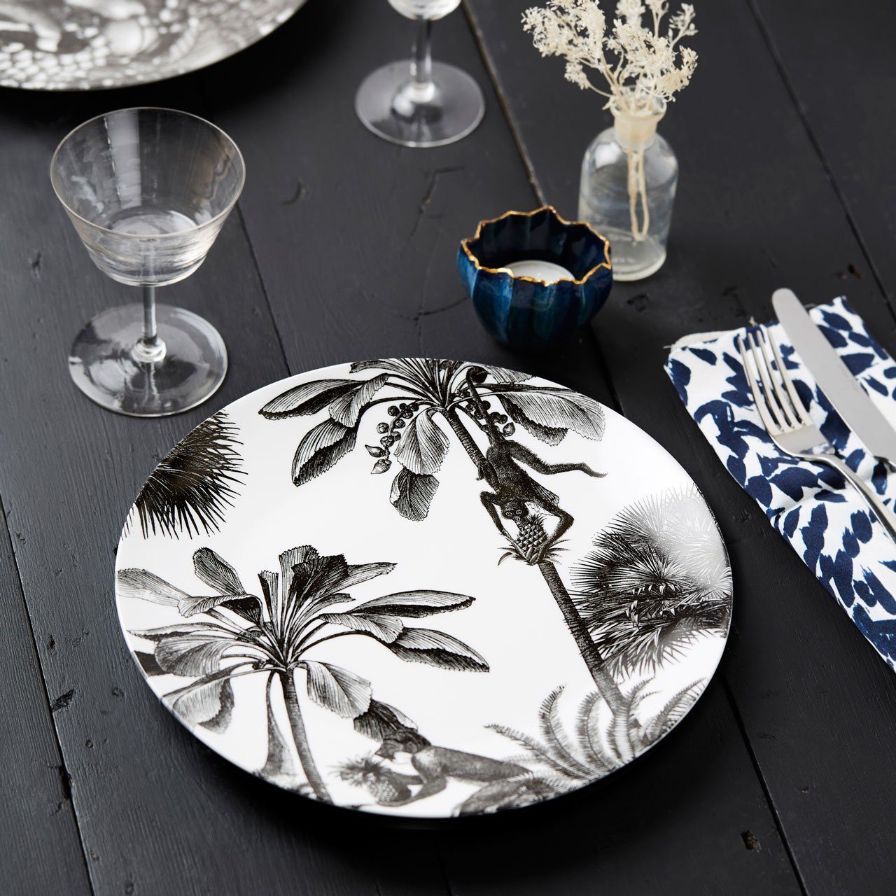 Tropical Paradise Fine China 10" Dinner Plate | Chase and Wonder