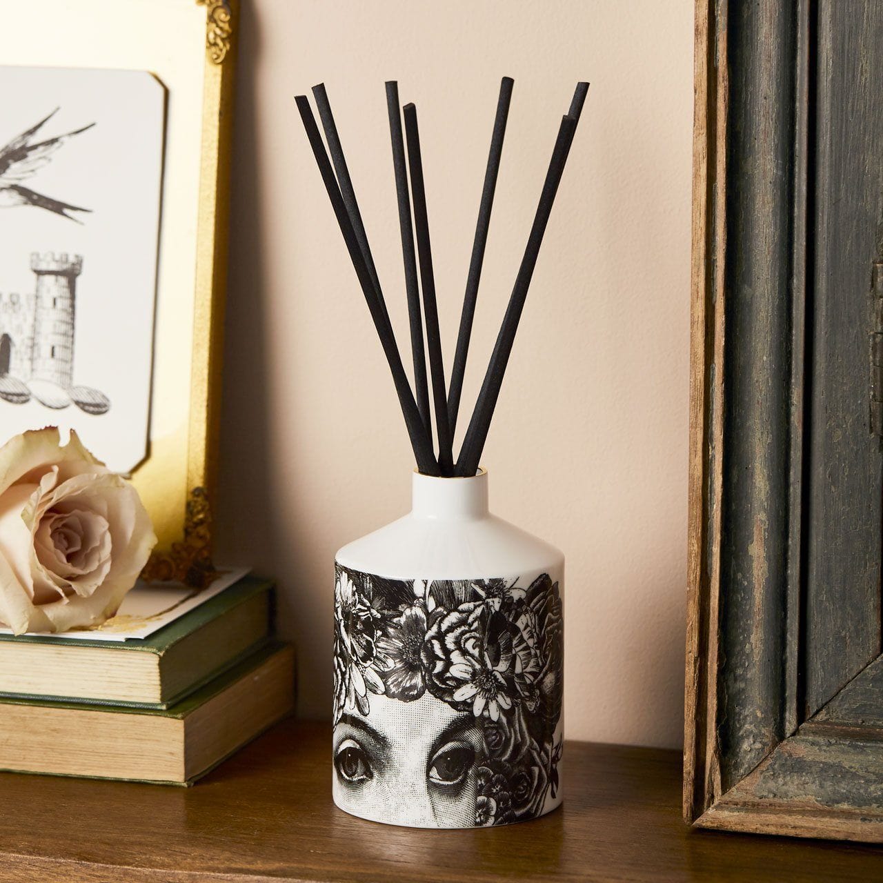 The Flower Lady Ceramic Reed Diffuser - Chase and Wonder